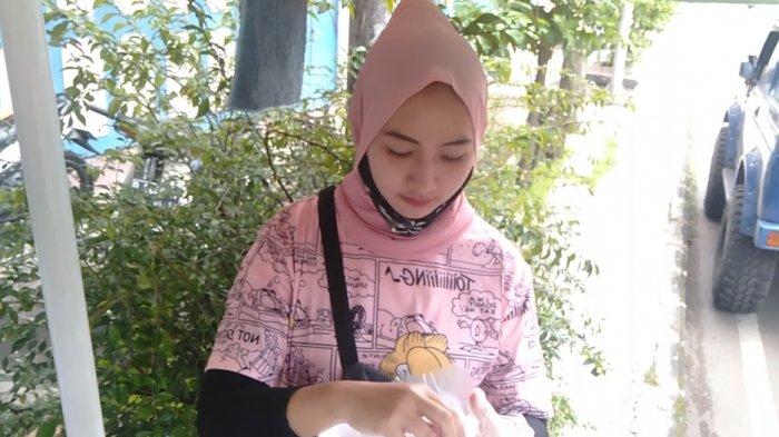 Wow! Omset Tukang Rujak Cantik Tasik Ini Naik 10 Kali Lipat dalam ...