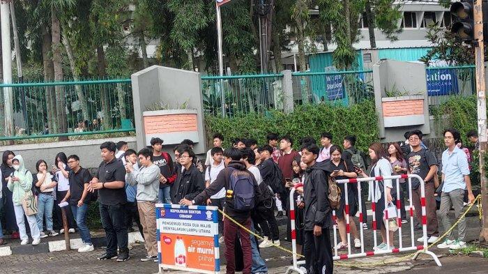 Sekelompok Mahasiswa Unpar Gelar Aksi Tolak Dinasti Jokowi di Depan ...