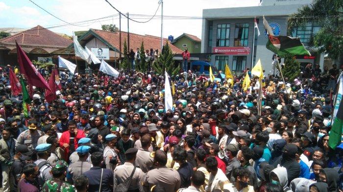 Salah Informasi dan Berita Hoaks Jadi Pemicu Demo Besar-besaran Tolak ...