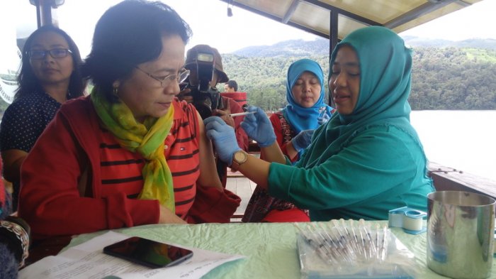 Jurnalis Mendapatkan Suntik Vaksin Flubio - Tribunjabar.id