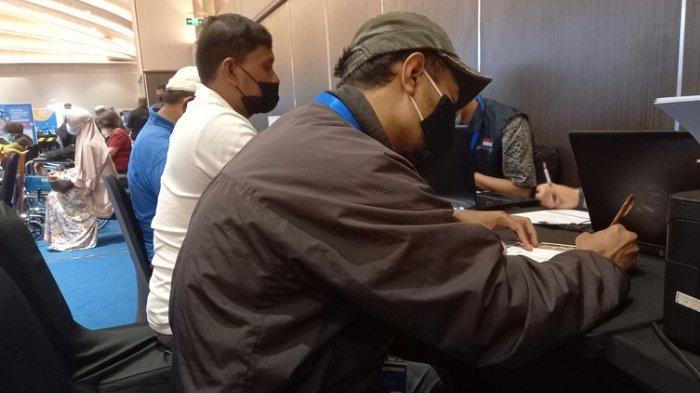 Sentra Vaksinasi Bersama Bumn Di Bandung Ini Yang Dilewati Peserta