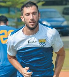 Waduh, Vujovic Kedinginan di Serbia - Tribunjabar.id