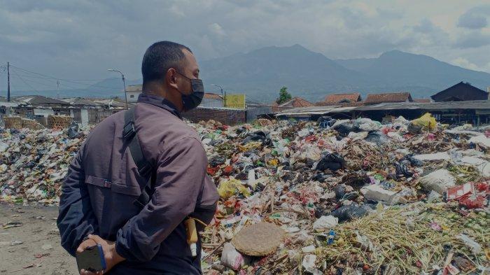 Sampah Menggunung di Pasar Banjaran Bandung, Bau Tak Sedap Ganggu Pedagang dan Pembeli ...