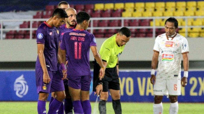 Sosok Wasit yang Akan Pimpin Laga Persib Bandung Lawan Borneo FC, Tanda ...