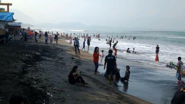 Libur Idul Adha, Wisatawan Penuhi Pantai Citepus Sukabumi - Tribunjabar.id
