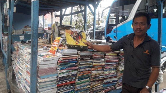 Di Era Digital, Penjual Buku Bekas di Pasar Cicadas Masih Bertahan ...