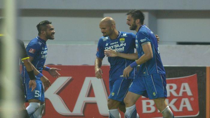 Bukan Ezechiel N Douassel atau Jonathan Bauman, Striker Ini Disebut ...