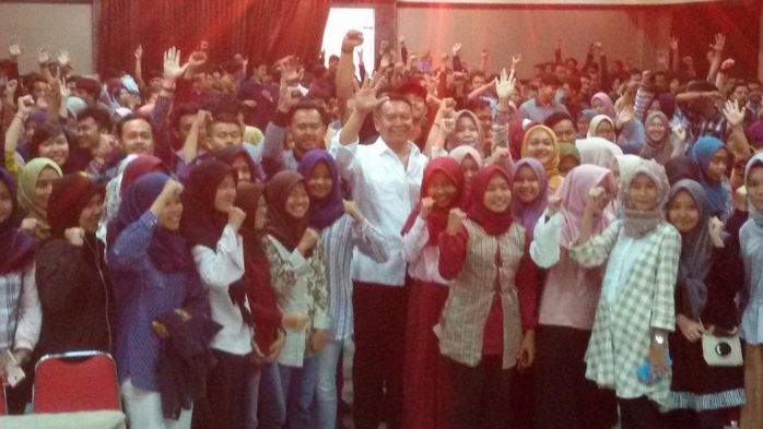 Tubagus Hasanuddin Dapat Dukungan Generasi Zaman Now Jabar, 300 ...