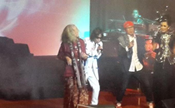 Konser "Tanda Cinta" Rika Rafika di Gedung Mayang Sunda Memukau ...