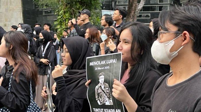 Aksi Simbolik 8 Tahun Kematian Akseyna, Mahasiswa UI Tuntut Kepolisian ...