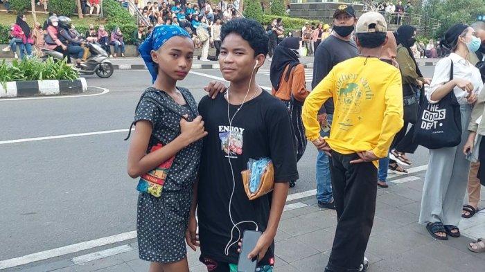 Bikin Nama Bonge Beken, Intip Harga Outfit Remaja di Citayam Fashion ...