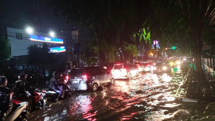 Sejumlah Ruas Jalan di Kota Bekasi Terendam Banjir, Jalur Underpass RS Bella Lumpuh ...
