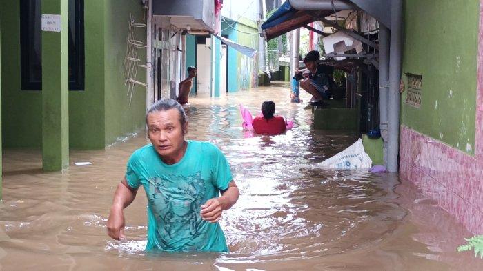 UPDATE Banjir Jakarta: 109 RT dan 3 Ruas Tergenang, Ratusan Orang Mengungsi - Tribunjakarta.com
