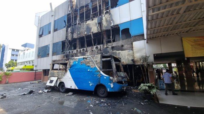 Kampus F Universitas Trisakti Kebakaran Imbas Korsleting Bus Rontgen ...
