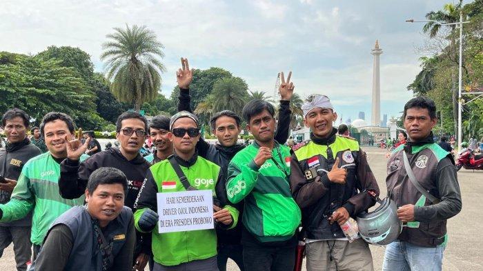 Padati Kawasan Patung Kuda Jakarta Pusat, Massa Ojol Sampaikan 4 Tuntutan - Tribunjakarta.com