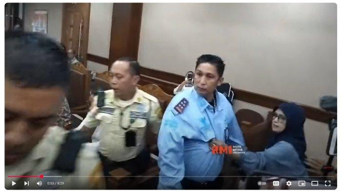 Pengakuan Firdaus Oiwobo Setelah Diusir dari Persidangan Kasus PIK 2 ... Pengakuan Firdaus Oiwobo Setelah Diusir dari Persidangan Kasus PIK 2 ...