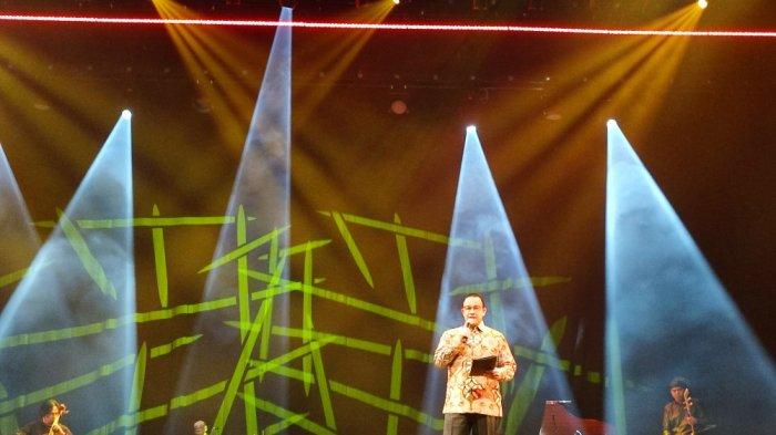 Anies Baswedan Baca Puisi WS Rendra di Pagelaran Perdana Pembukaan TIM ...