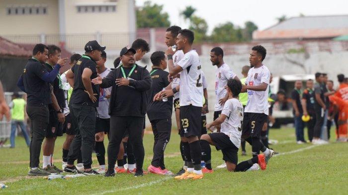 TRANSFER Liga 1: Imran Nahumarury dan Yeyen Tumena Dipecat Tak Hormat ...