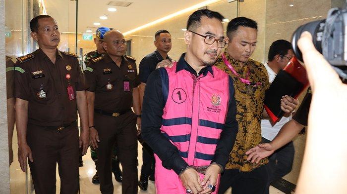 Terseret Dugaan Korupsi Rp150 Miliar, Kepala Dinas Kebudayaan Iwan Ditahan Usai Diperiksa Kejati ...