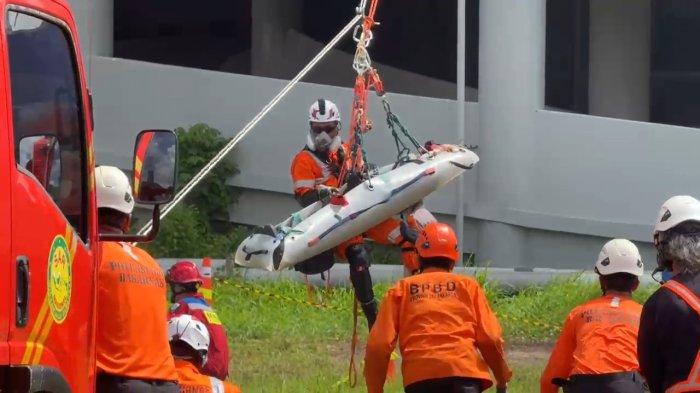 Simulasi Urban SAR, Begini Cara Basarnas Selamatkan Orang Terjebak ...