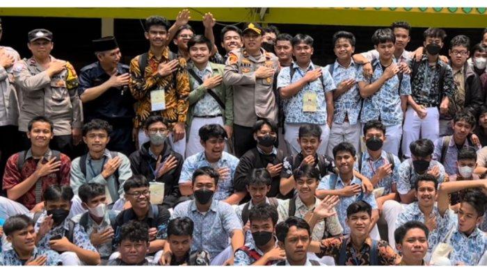 Datangi Sekolah di Setiabudi, Polisi Ajak Pelajar Patuhi Maklumat Kapolda Metro di Bulan Puasa ...
