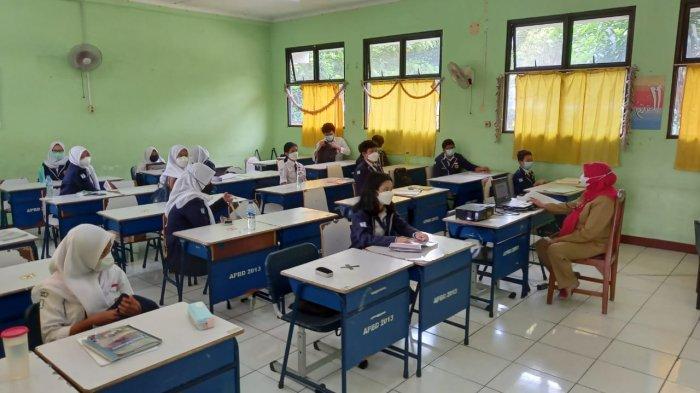 Setiap Tahun, Ratusan Sekolah di Kota Bekasi Kekurangan Meubeler Gegara ...