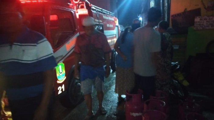Tabung Gas Bocor, Kios di Bekasi Meledak Tersulut Rokok: 3 Orang ...