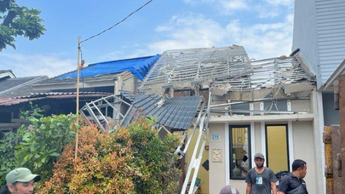 Rumah di Depok Hancur Akibat Ledakan Tabung Gas 12 Kilogram, Tetangga ...