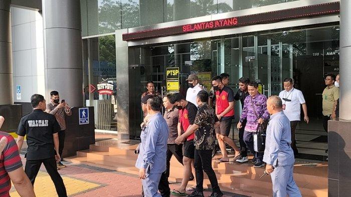 Dilimpahkan ke Kejari Jaksel, Mario Dandy dan Shane Lukas Ditahan di Rutan Cipinang Selama 20 ...