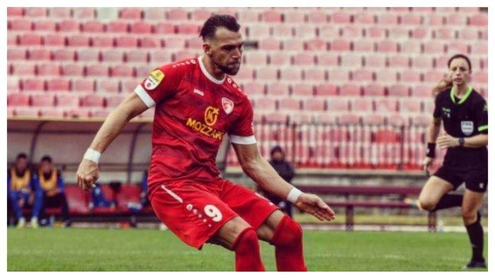 Ini Alasan Thomas Doll Simpan Marko Simic dan Ryo Matsumura di Laga ...