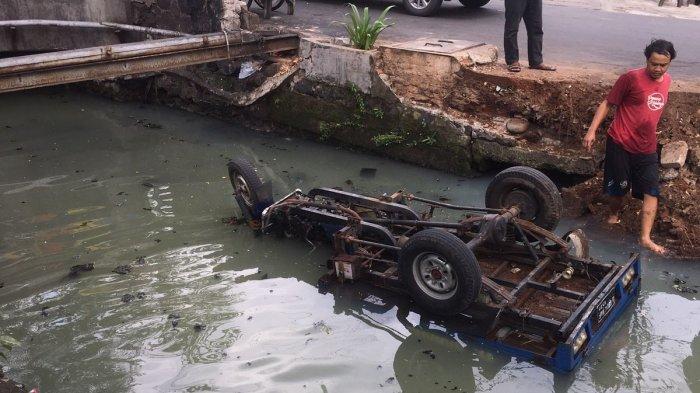 Hendak Dipakai Antar Galon, Motor Roda 3 Tercebur Kali di Tanjung Priok ...