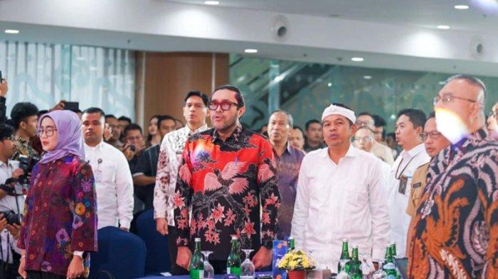 Dedi Mulyadi Vs PDIP Lagi Panas, Sang Gubernur Jabar Semeja dengan Ono Surono, Pasang Muka ...