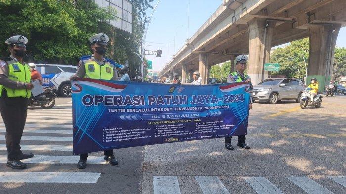Hari Kedua Operasi Patuh Jaya 2024 di Jaksel, 353 Pengendara Pelanggar Lalu Lintas Ditindak ...