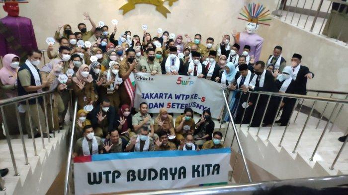 Jakarta Raih WTP 5 kali Berturut-turut, Pegawai Pemprov Bentangkan Spanduk - Tribunjakarta.com