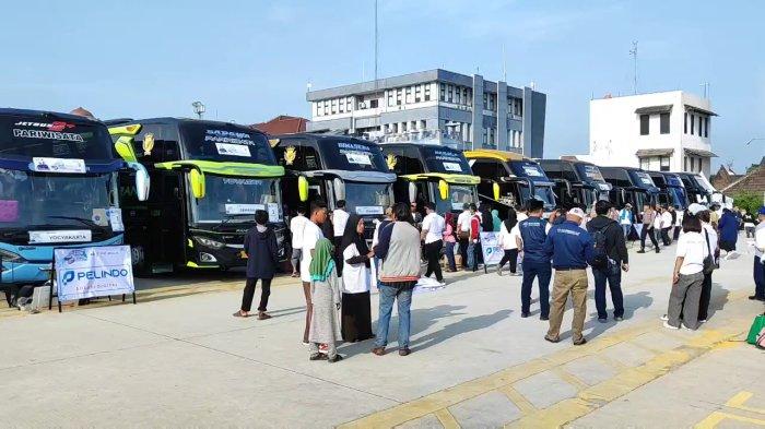 Ribuan Peserta Mudik Gratis Tujuan Jawa hingga Sumatera Diberangkatkan ...