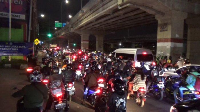 Puncak Arus Mudik, Volume Kendaraan Pemudik di Kalimalang Meningkat 85 Persen - Tribunjakarta.com