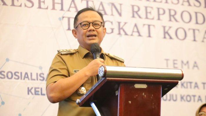 Pose Pamer Jersey Nomor 2, Pj Wali Kota Bekasi dan Jajarannya Terancam Pidana Satu Tahun Penjara ...