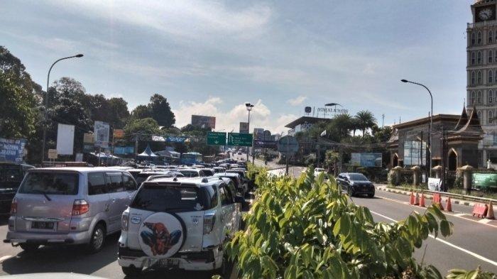 Semalam 100 Ribu Motor Padati Puncak Bogor, Polisi Berlakukan One Way di Libur Waisak Hari Ini ...