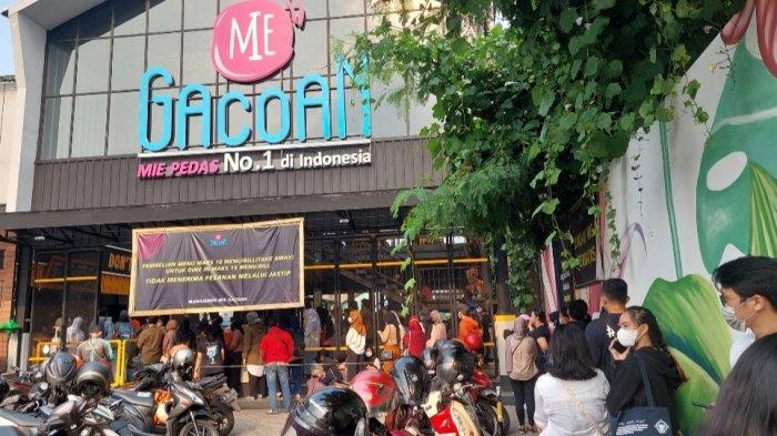 Pembelinya Rela Antre Berjam-jam, Berapa Harga Menu Mie Gacoan ...
