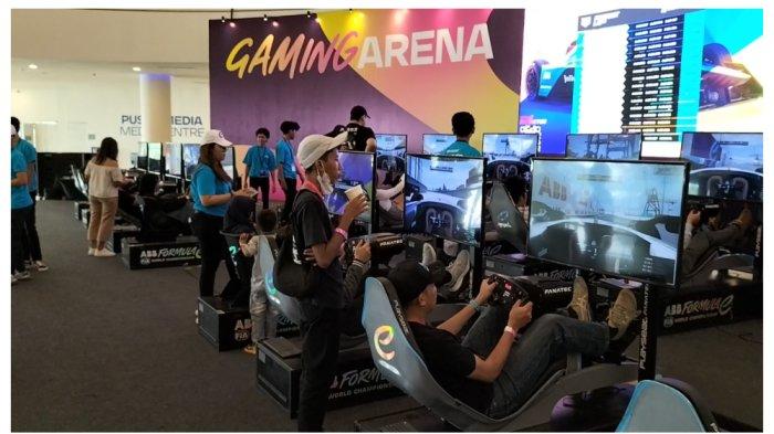 Serunya Jajal Mobil Balap Formula E di Gaming Arena Jakarta E-Prix 2023 ...