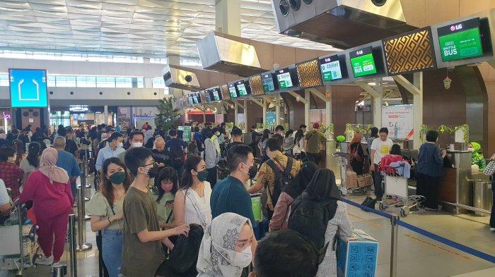 Puncak Arus Mudik di Bandara Soekarno-Hatta, Begini Tips Anti Antre Bagasi Pakai Aplikasi ...