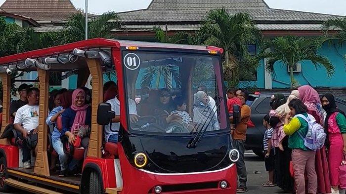 Hari Pertama Ujicoba TMII, Warga Keluhkan Shuttle Bus: Naik Berebut, Cuma Sebentar Langsung ...