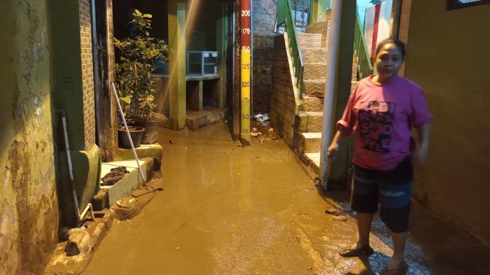 Banjir Surut, Permukiman Warga Kebon Pala Tertutup Lumpur 50 Sentimeter - Tribunjakarta.com