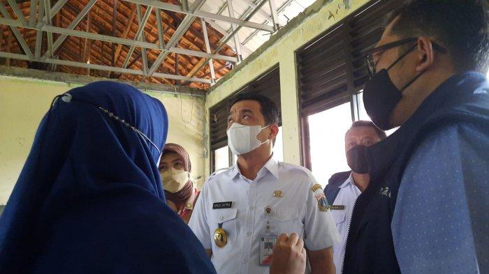 Sempat Ambruk 2 Tahun Lalu, Atap SMKN 24 Jakarta Masih Belum Ada ...