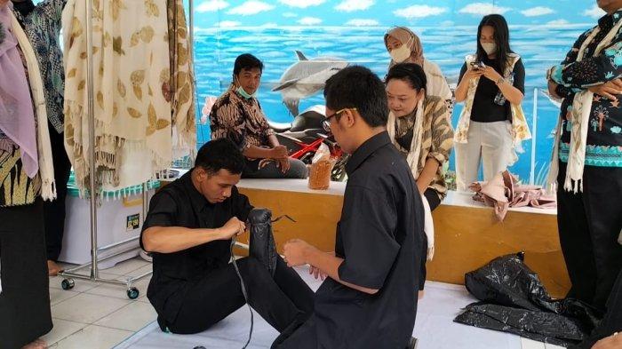 Anak-anak Tuna Rungu Pelajar SLB Negeri 4 Jakarta Dapat Pelatihan ...