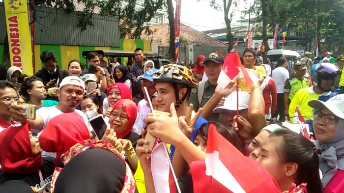 Ikut Semarakkan Kirab Obor Asian Games 2018 di Tambora, Artis Okan ...