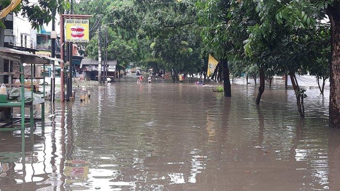 Sejumlah Ruas Jalan dan Perumahan di Bekasi Terendam Banjir, Aktivitas Warga Lumpuh ...