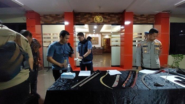 Polisi Datang, Puluhan Pelajar Bercelurit dan Stik Golf di Kebayoran ...