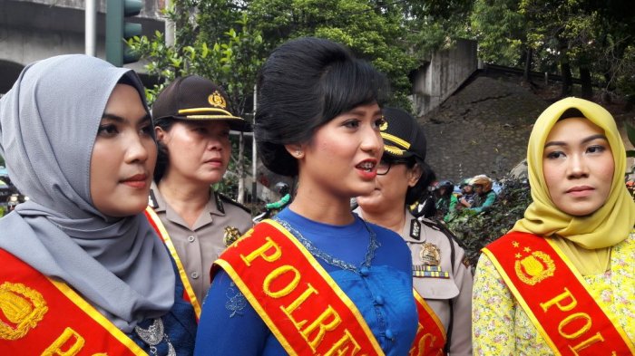 Mengenal Bripda Diah, Kartini Masa Kini yang Mengajar Puluhan Anak ...