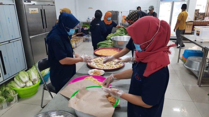 Melihat Dapur Katering Asrama Haji Embarkasi Jakarta Bekasi Siapkan ...